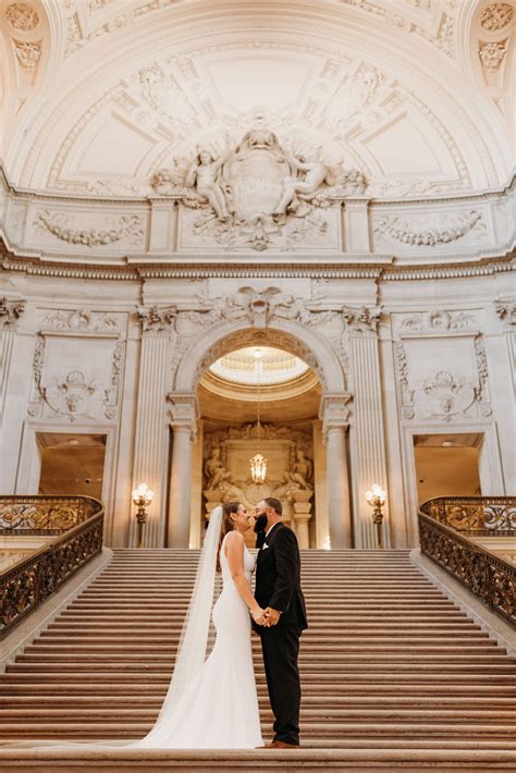 San Francisco City Hall Weddings With Statement Wedding Dresses｜aandbé Bridal Shop