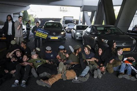 이스라엘 수도서 가자시티 점령 반대 시위…수만 명 거리로