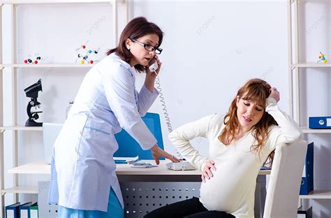 경험이 풍부한 의사 산부인과 의사를 방문하는 젊은 임산부 경험이 풍부한 의사 산부인과 의사를 방문하는 젊은 임산부 벡터 배경 및 무료 다운로드를위한 그림 Pngtree
