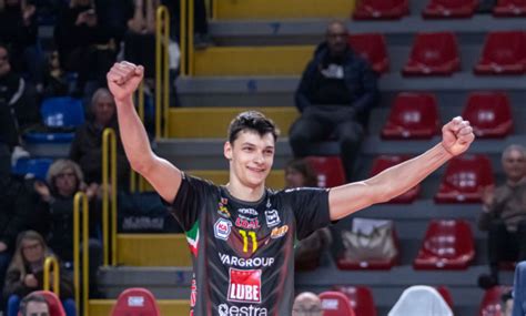 Голямо признание за Алекс Николов в Италия