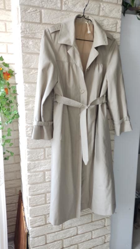 Тренч плащ — ціна 300 грн у каталозі Вітровки Купити жіночі речі за доступною ціною на Шафі