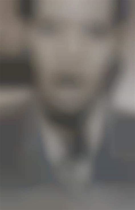 Photorealistic Celebrity Graffiti Adam Klodzinski