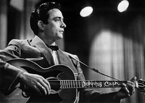 28 Vintage Photos Of A Very Young Johnny Cash In The 1950s ~ Vintage