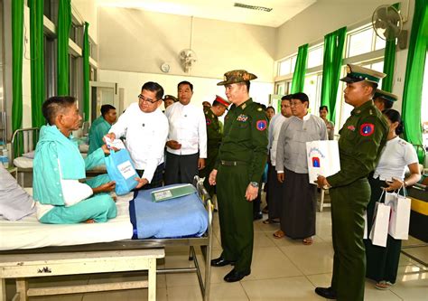 ကချင်ပြည်နယ်ဝန်ကြီးချုပ် ဦးခက်ထိန်နန် အမှတ် ၁ တပ်မ‌တော်ဆေးရုံ ကုတင် ၃၀၀ တွင် တက်ရောက်ဆေးကုသမ