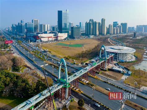 光谷空轨全线“轨通” ，工程进入冲刺阶段 极目新闻