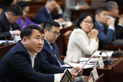 Х Нямбаатар Хот нийтийн аж ахуйн ажилчдын хүүхдүүдийг Германд сургана