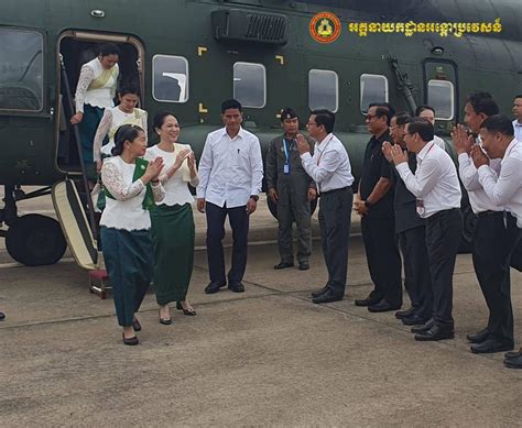 លោកជំទាវ បណ្ឌិត ពេជ្រ ច័ន្ទមុនី ហ៊ុនម៉ាណែត តំណាងដ៏ខ្ពង់ខ្ពស់សម្តេចមហាបវរធិបតី ហ៊ុន ម៉ាណែត