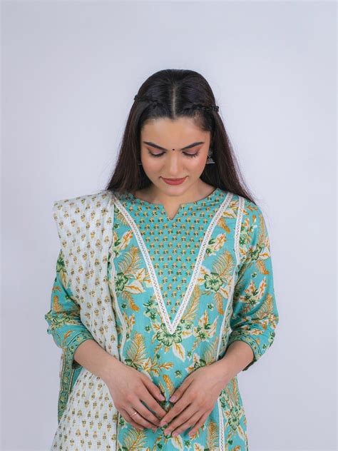 Mugdha Kurta Set Monomeeapparel