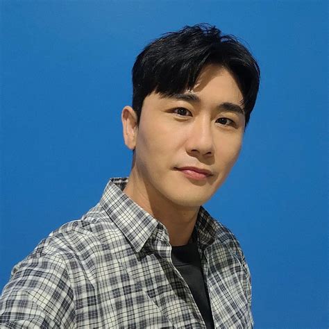 영탁 팬들 ‘심쿵하게 하는 완벽 셀카오늘도 훈훈 인스타