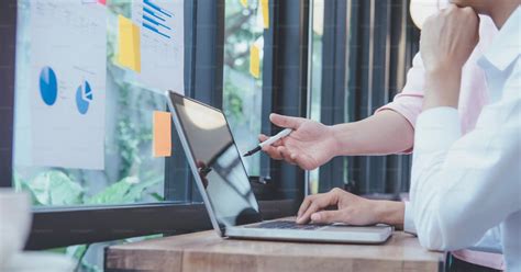 비즈니스 사람들은 디자인 아이디어 개념을 충족합니다 사업 계획 사진 Unsplash의 사무실 이미지