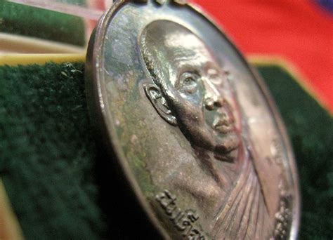 สมเด็จญาณสังวร 20 ปีดารากาชาด เนื้อเงิน ผิวรุ้งน้ำทอง สวยแชมป์ๆ ราคาเบาหวิว 1500 พระเครื่อง