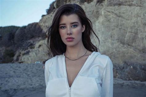 超罕見的《異色瞳模特兒》《sarah Mcdaniel》因為不完美所以顯得獨一無二 宅宅新聞