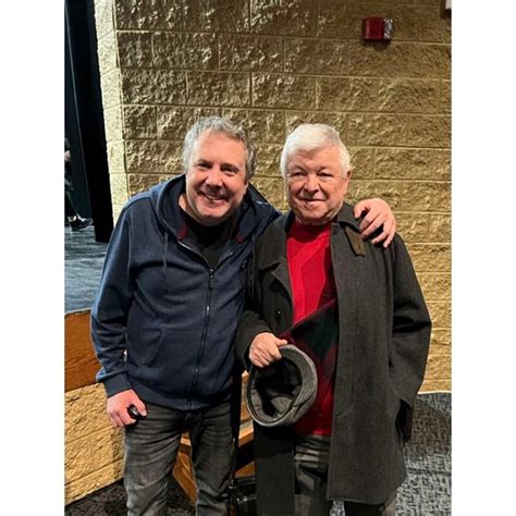 Най богатият българин в САЩ дава пари за бежанците