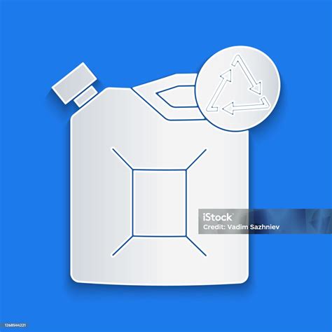 파란색 배경에 격리 된 종이 컷 에코 연료 캐니스터 아이콘 에코 바이오 및 배럴 녹색 환경과 재활용 종이 아트 스타일 벡터 일러스트레이션 0명에 대한 스톡 벡터 아트 및