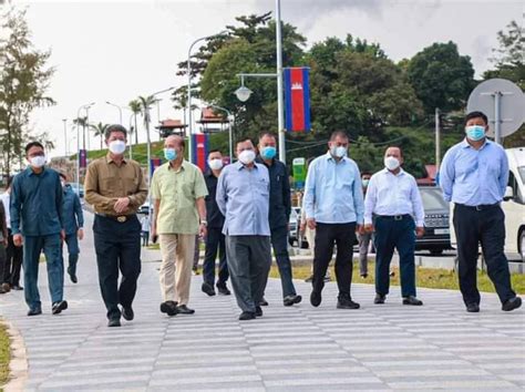 សម្តេចវិបុលសេនាភក្តី សាយ ឈុំ ពិនិត្យវឌ្ឍនភាពហេដ្ឋារចនាសម្ព័ន្ធនៅក្នុងក្រុងព្រះសីហនុ ក្រសួងព័ត៌មាន