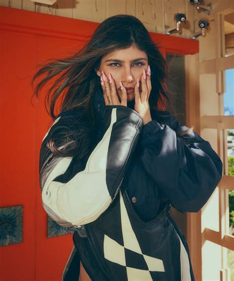 Good Interview With Former Adult Film Actress Mia Khalifa Embrace The Excitement With The Polly