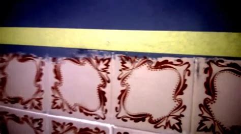 Как покрасить кафельную плитку — Видео от Квартирный вопрос дизайн интерьер стиль