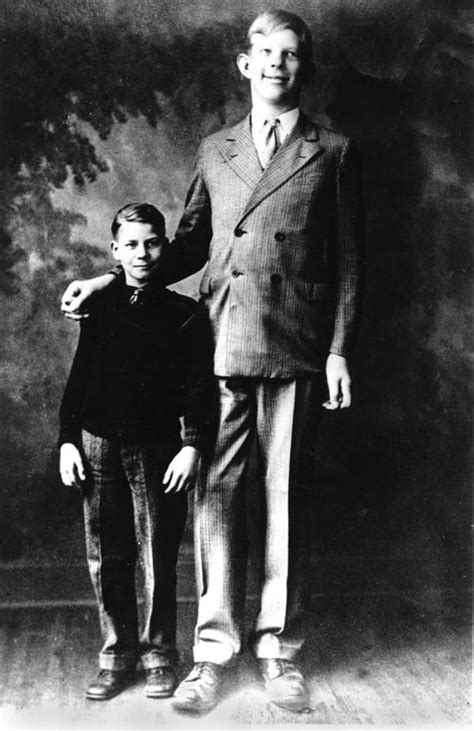 Hoe Lang Was Robert Wadlow Sep 03 2007 New York Ny Usa Robert