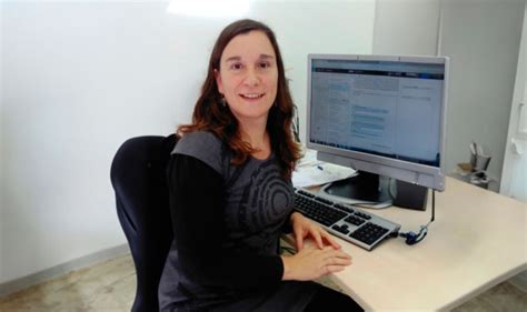 Catedrática De Genética Con 46 Años Así Es Alba Hernández Bonilla