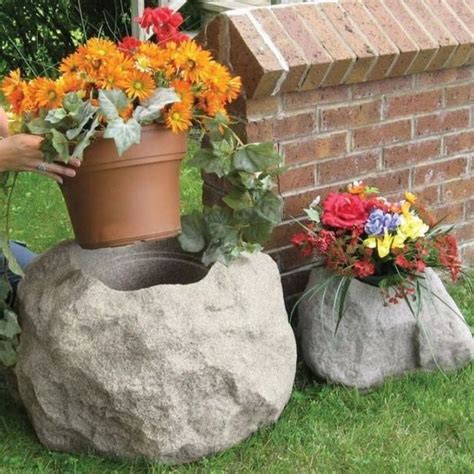 Оформление кашпо с цветами террасы загородного дома фото