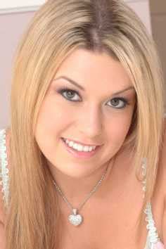 Tiffany Rayne Photo 1 Goldposter