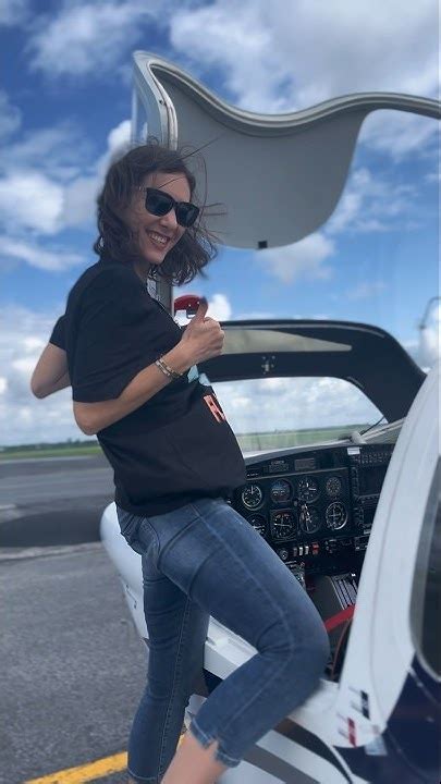 Bentley Vs Da40 Pilot Youtube