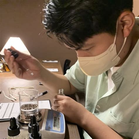 자기소개 하는 일 초등교사 영재교육원 강사 연봉 500억이면 좋겠다 쓰고 싶은 글 교육 대학원 활동에서 파생된 것들 꿈 학교 이사장 좋아하는 것 돈 싫어하는