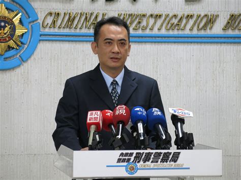 Cib局長室 聽到保證獲利請你一定要懷疑是吸金詐欺案 請分享給身邊的親友知道 謝謝我們第七大隊的努力