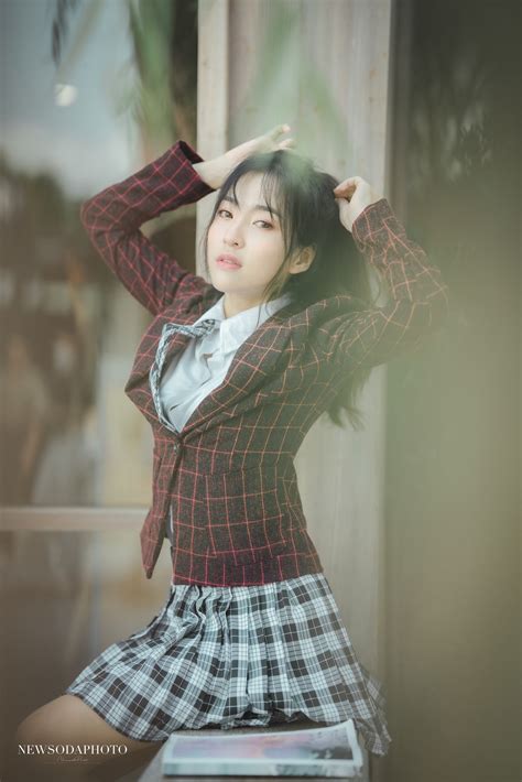 Ngắm em hot girl váy ngắn