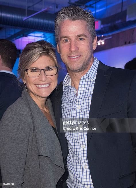 Cnn Anchor Ashleigh Banfield And Chris Haynor Pose For A Photo During