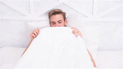 ¿por Qué Me Levanto Por Las Mañanas Con El Pene Erecto