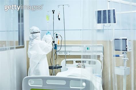 코로나바이러스 바이러스 코로나19 코로나바이러스 방호복 병원 의료시설 의사 간호사 방호복 방호용품 위기극복 진찰 치료 이미지