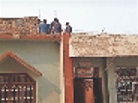 Income Tax Raid At Dr Mridul Shuklas Ancestral House In Jhanjharpur