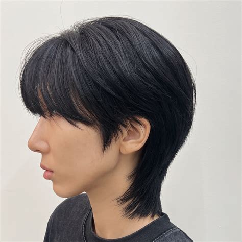 안녕하세요 숏컷 전문 홍쌤입니다👏🏻 얼굴라인 그리고 목라인에 닿는 부분은 자연스럽게 두상을 만들어주는 부분은 깨끗하게 리프컷으로 긴기장을 원하시는 분들께 추천해드려요