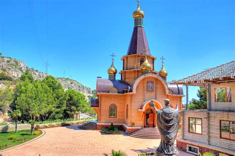 El Pueblo Conocido Como El ‘santorini Español Donde Veraneaba Putin Playas Y Una Iglesia