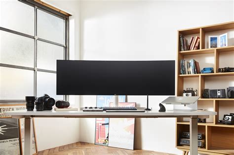 Ультраширокий монитор LG 49WL95 легко заменит два 27-дюймовых монитора ...