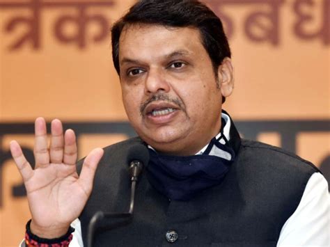वीर सावरकर के बारे में झूठ बोल रहे हैं राहुल गांधी फडणवीस कांग्रेस