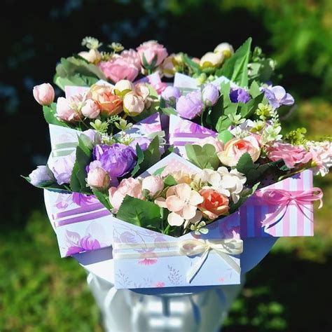 Писмо на любовта в картичка с букет в розово