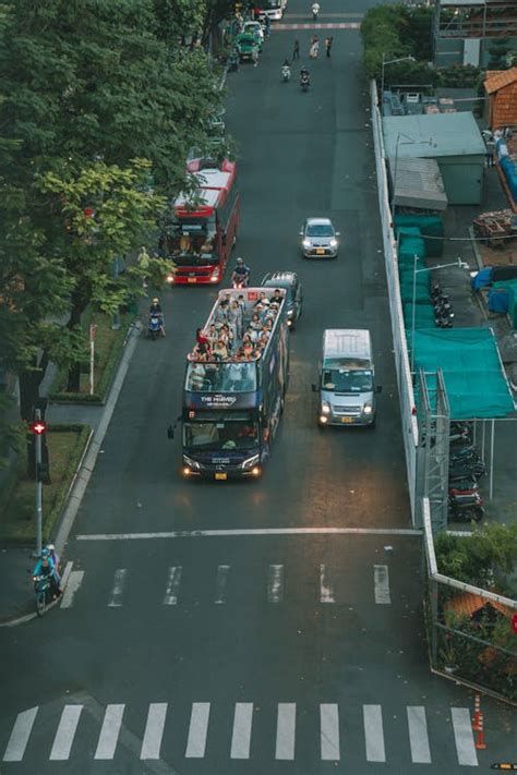 가인 거리 거리 사진 거리 장면 경치 관광 버스 교차로 교통 기와 낮 내 시점 대도시 대중교통 도로 도시 거리 도시 건물 도시 경관 도시