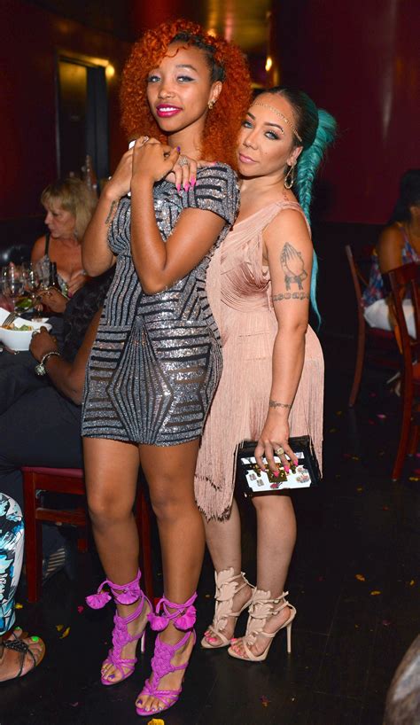 Zonnique Pullinss Feet