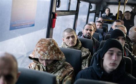 Rusija In Ukrajina Izmenjali Vsaj 300 Vojnih Ujetnikov Video Odmevno
