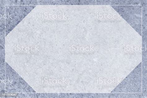 한 줄 프레임 또는 두꺼운 테두리 회색 거친 그런지 빈 빈 벡터 배경과 질감과 같은 곡물 또는 자갈과 화강암 타일처럼 내부에 새겨진 팔각형 모양의 그림 0명에 대한 스톡
