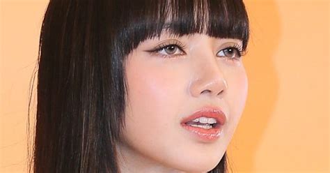 [포토] 블랙핑크 리사 당길수록 빛이나