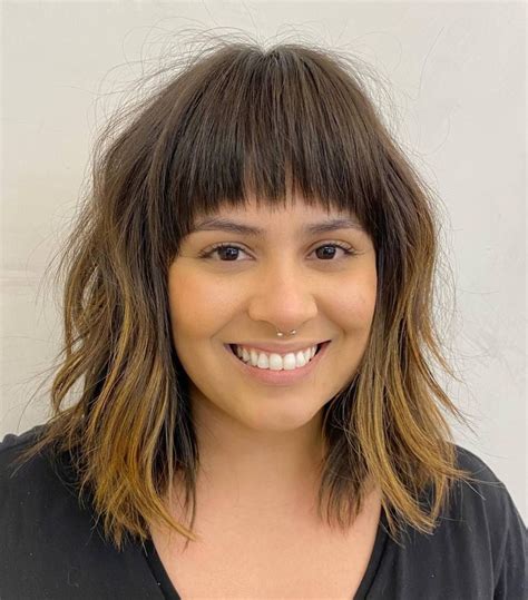 60 Flattering Hairstyles For Round Faces Trending In 2025