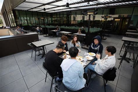 Glasgow Opens To Campus Inside Ucr Uc Riverside