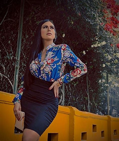 Fatima Segovia En Falda Fotos Bellas En Falda