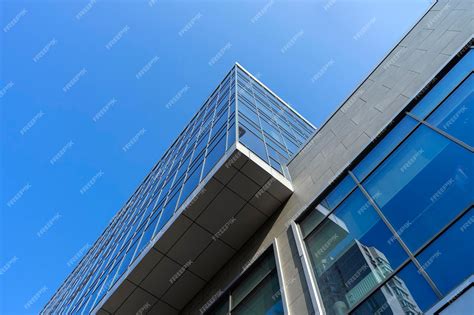 Fachada De Edificio De Vidrio Foto Premium