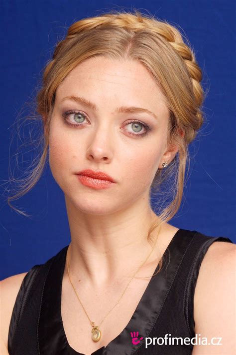 Amanda Seyfried Hairstyle Easyhairstyler