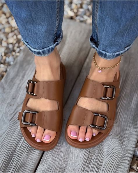 Үндэс Үндэс Added A New Photo