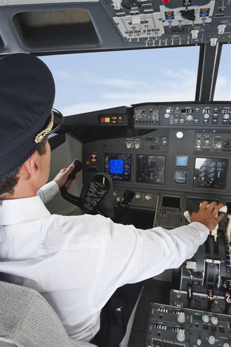 飞行员图片 帅气的飞行员素材 高清图片 摄影照片 寻图免费打包下载